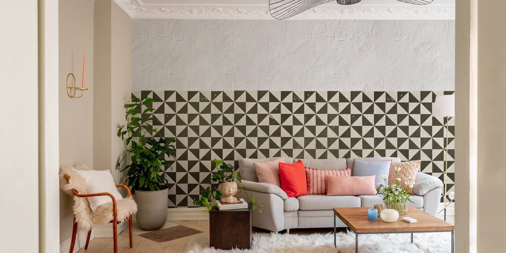 Minimalist Geometric Triangle Wallpaper in Black & White